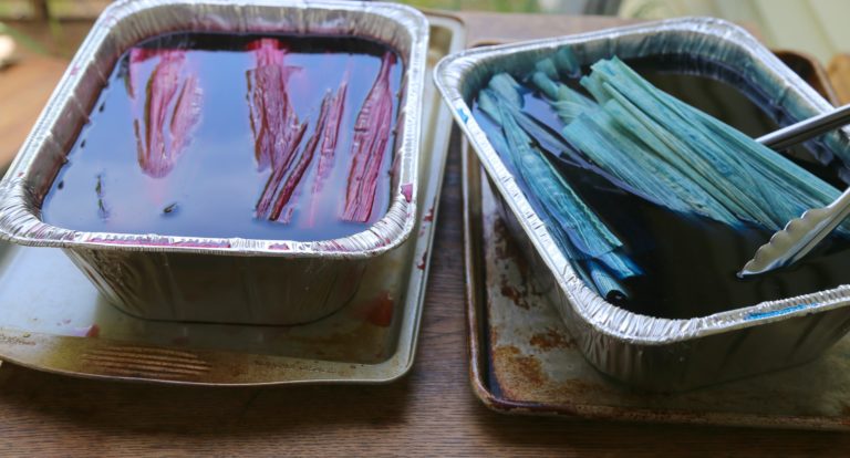 How to make Dyed Corn Husk Flower Vases - Sweet Life