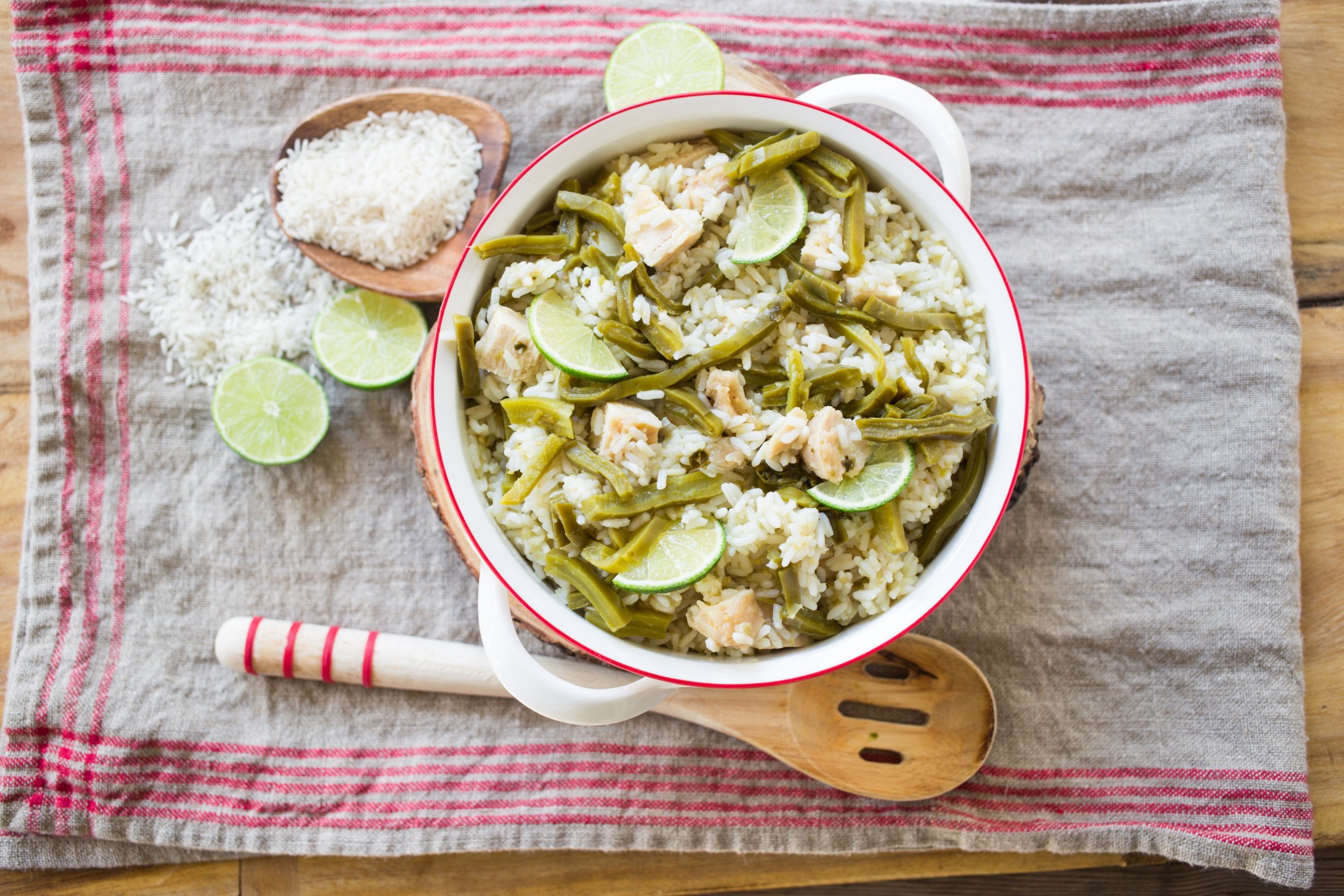 Nopalitos con Arroz y Pollo {Easy Nopales with Rice & Chicken Recipe ...