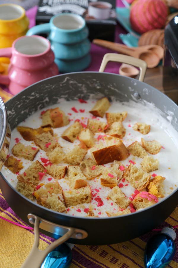 Easy Concha Marshmallows - Sweet Life