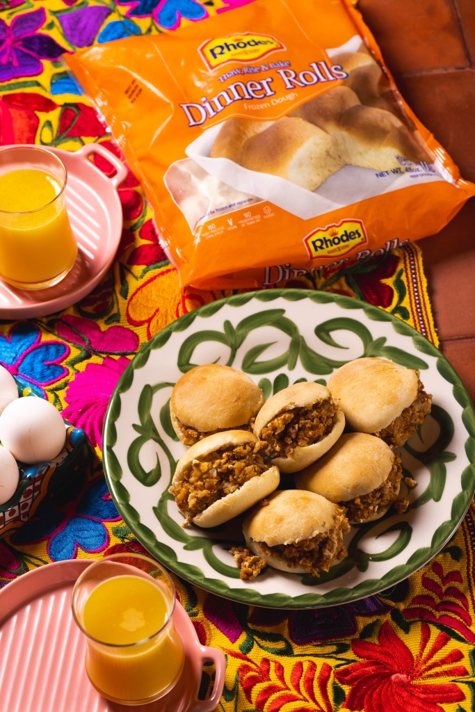 Mini Chorizo con Papa y Huevo Breakfast Sandwiches - Sweet Life
